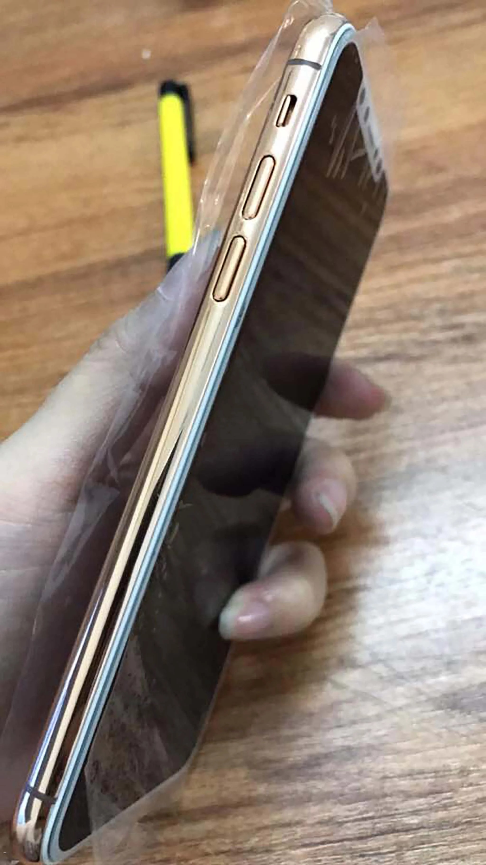 Rò rỉ video iPhone 8 Pro